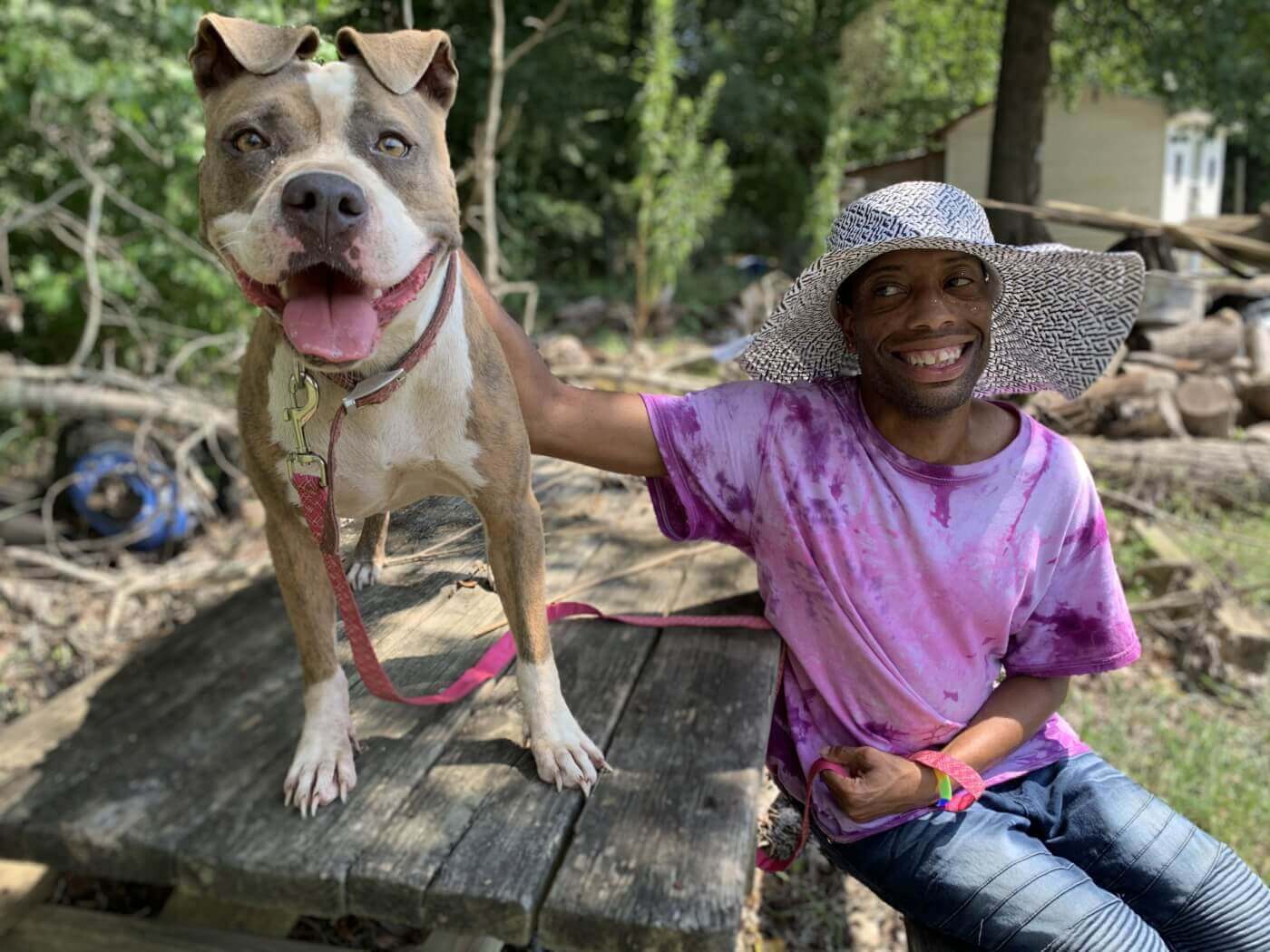 Los trabajadores de campo de PETA están 'rompiendo la cadena' | PETA Latino